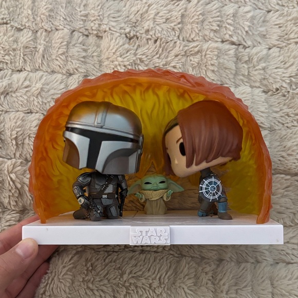 Star Wars | Accents | Star Wars Mandalorian And Grogu Display With ...